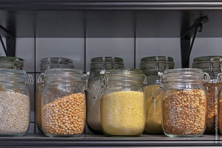 Speisekammer organisieren: Tipps für mehr Ordnung